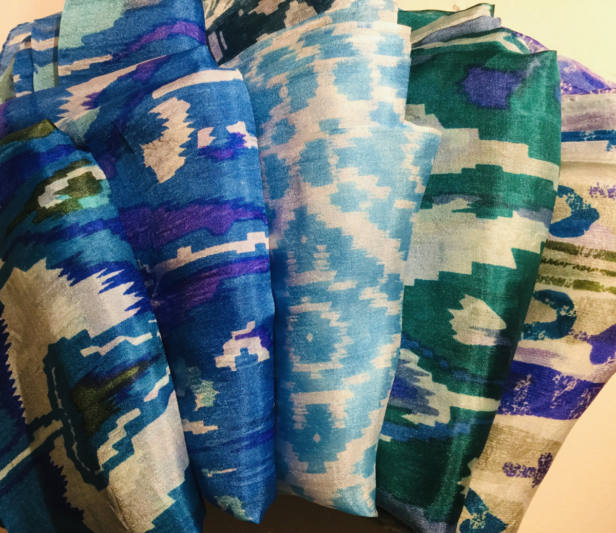 Scarves & Shawls – Wrap Up In Style